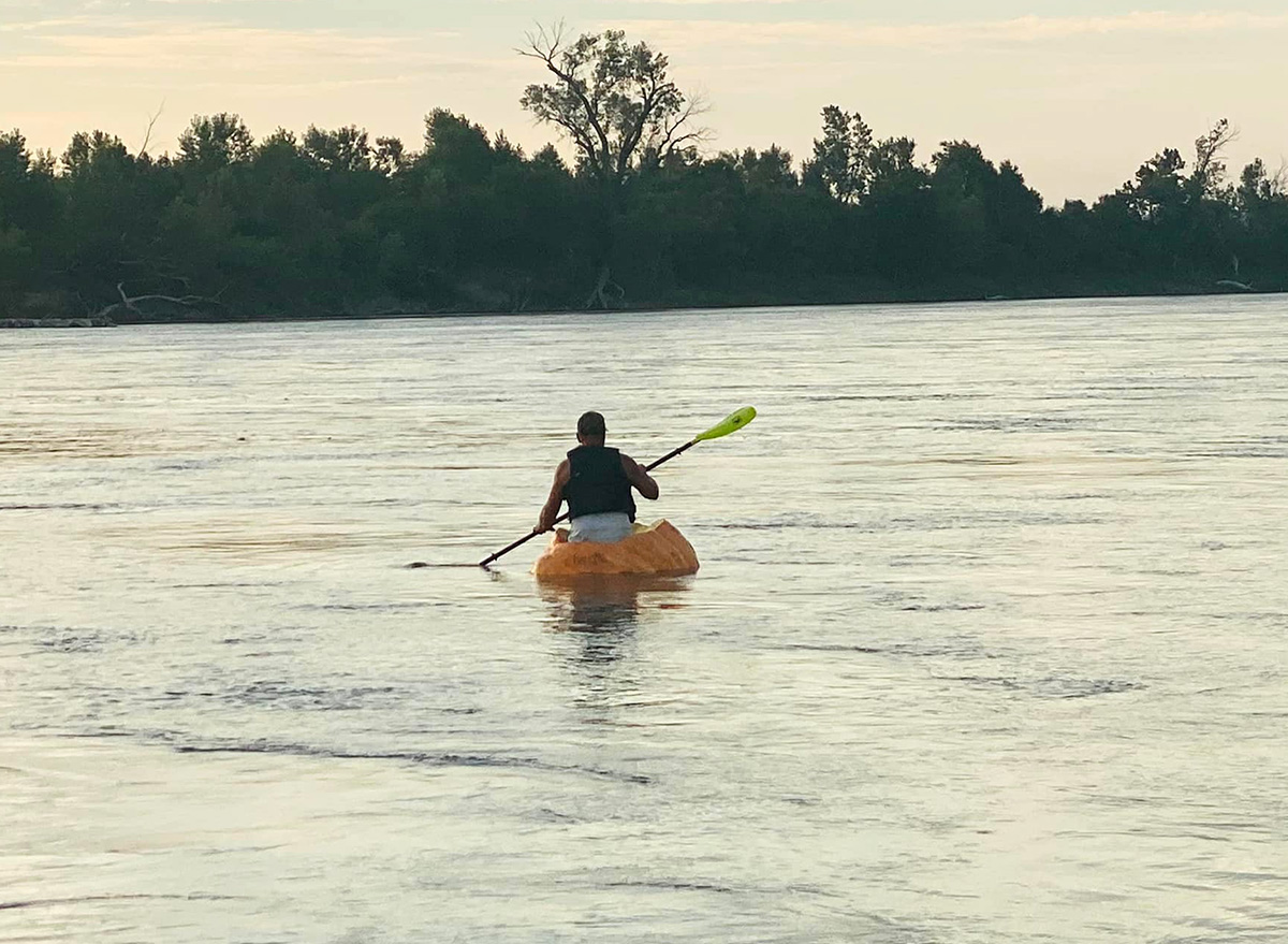 Man Paddles 38 Miles Down Missouri River in Giant Pumpkin
