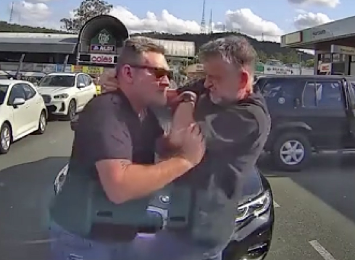 Two Men Fight Over Parking Spot Row Before Helping Each Other