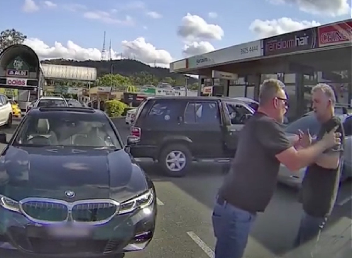 Two Men Fight Over Parking Spot Row Before Helping Each Other