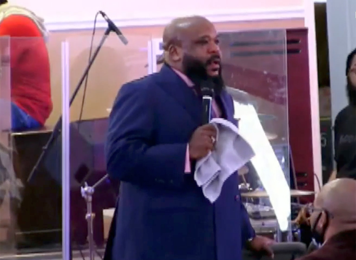 Pastor Stops Men From Armed Robbery Starts Praying for Them