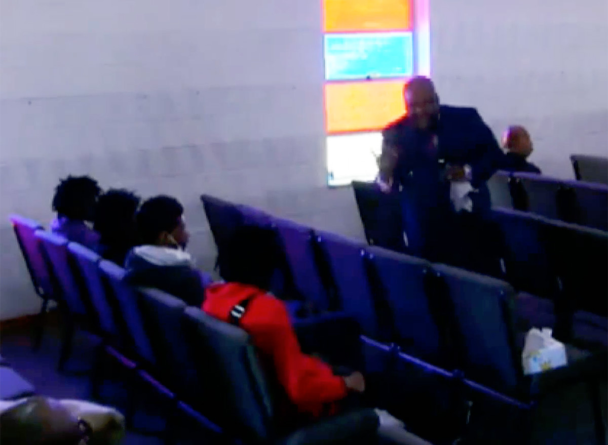 Pastor Stops Men From Armed Robbery Starts Praying for Them