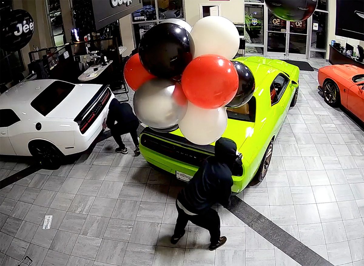 Six Dodge Challenger Hellcats Stolen From Dealer in 45 Seconds