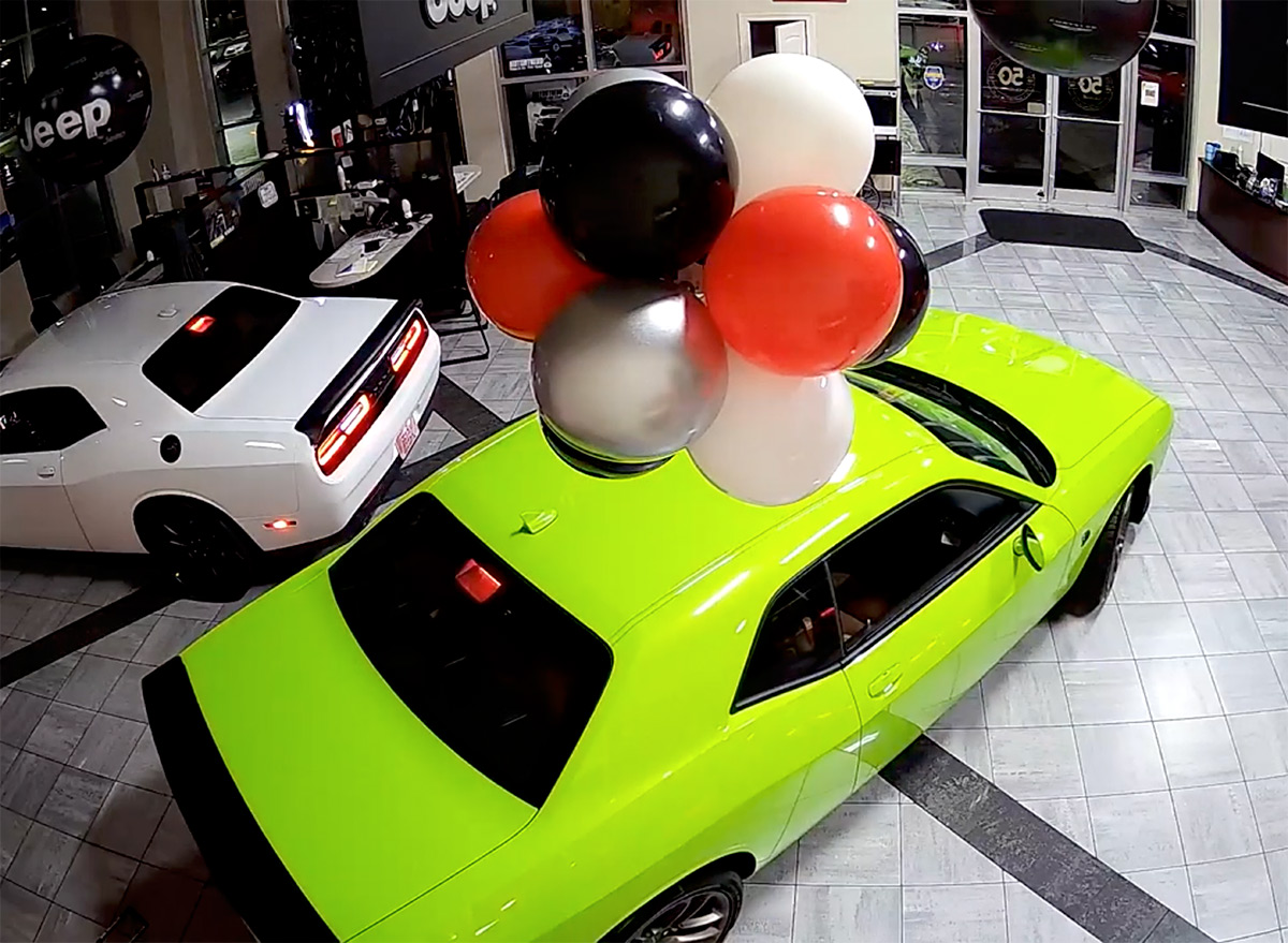 Six Dodge Challenger Hellcats Stolen From Dealer in 45 Seconds