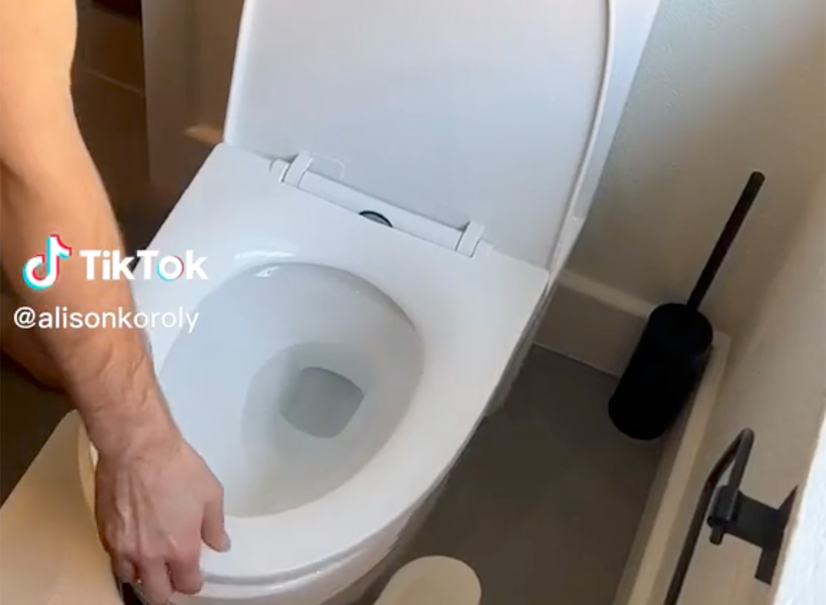 Bizarre Toilet Seat Cleaning Method Leaves Thousands Disgusted