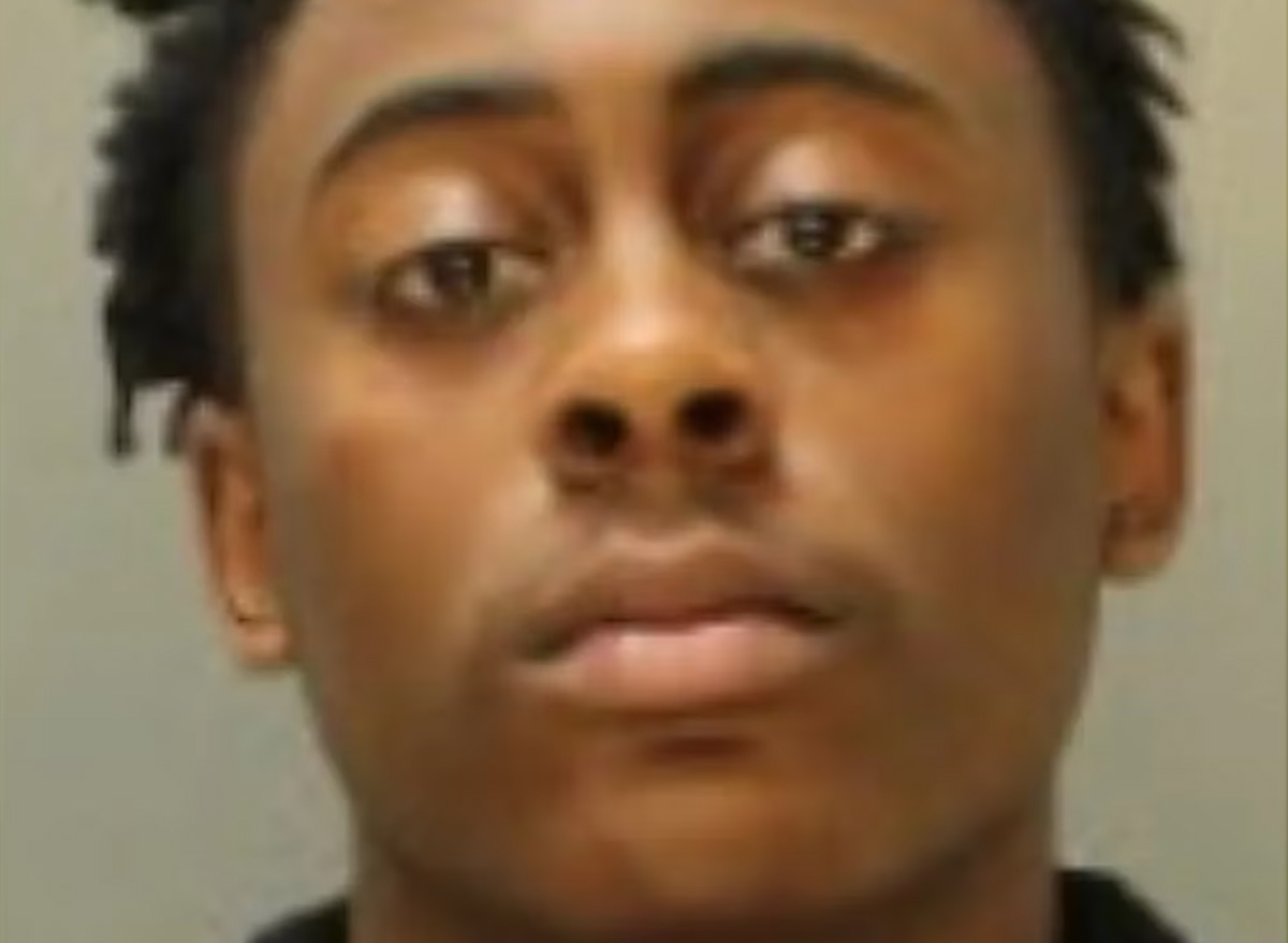 Two Men Escape Prison Unnoticed by Cutting a Hole Through Gate