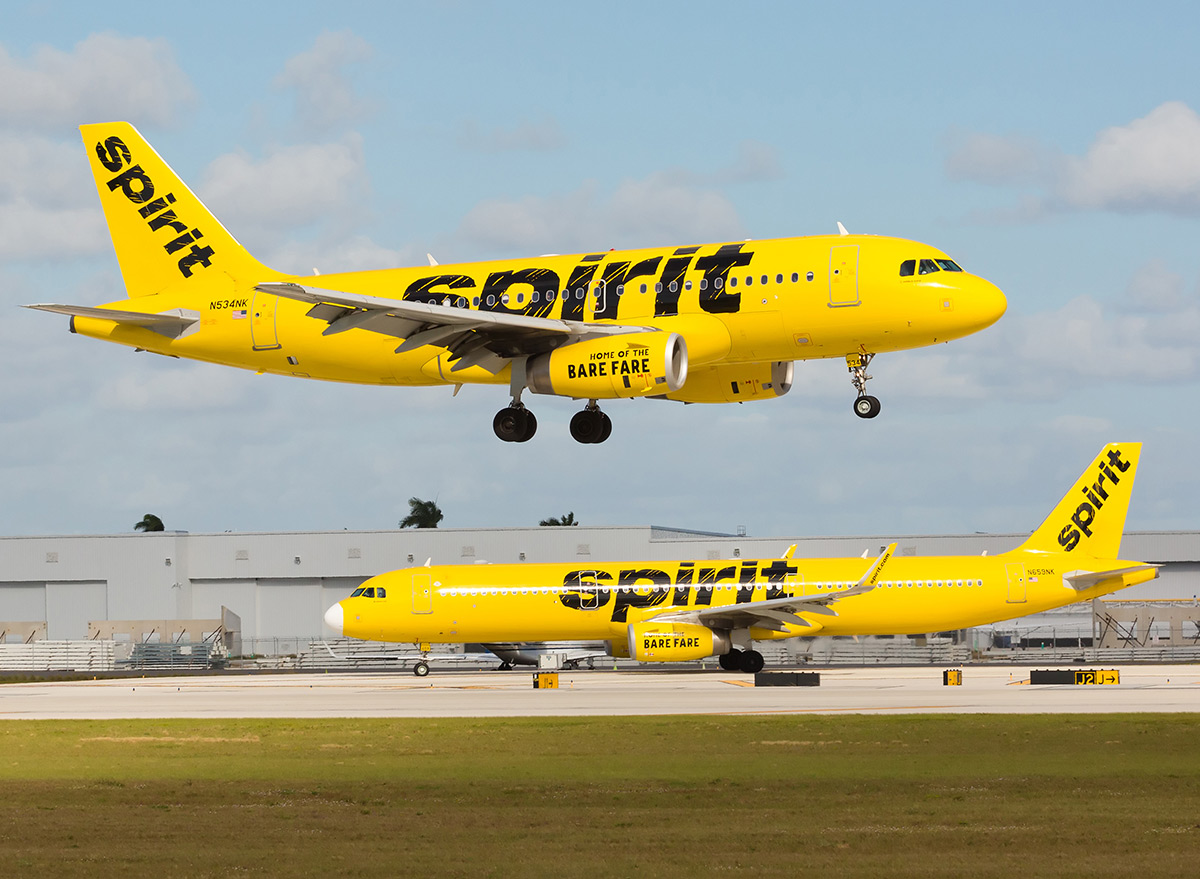 Passenger Catches Spirit Airlines Employee Taping the Wing