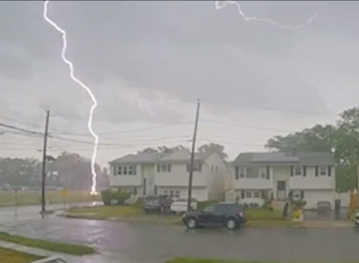 Cop Brings Back Lightning-Struck Worker from the Brink of Death