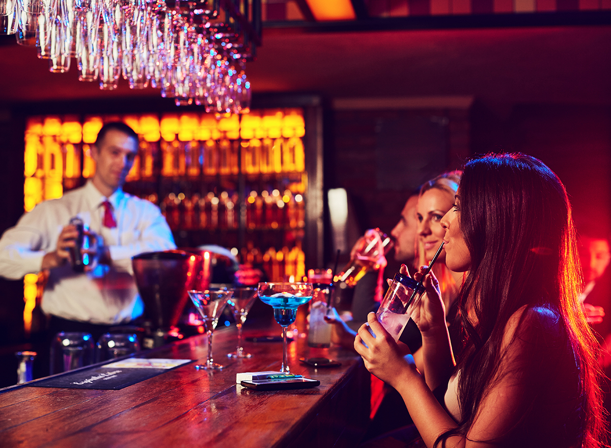 Woman Shares Clever Trick to Get Guys to Leave Her Alone in Bar