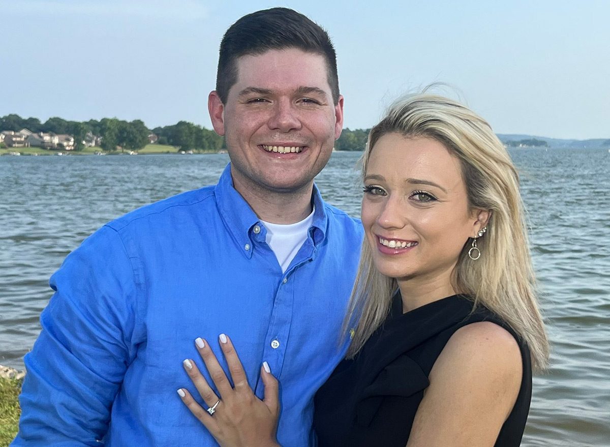 TV Reporter's Boyfriend Proposes to Her at Breaking News Scene