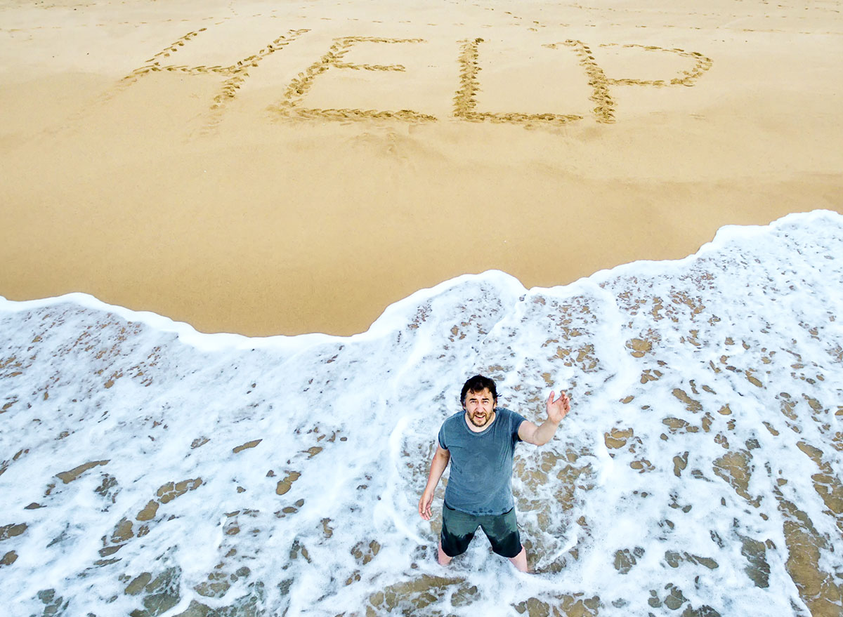 Man Survives 3 Days on Desert Island After Sailboat Breaks Down