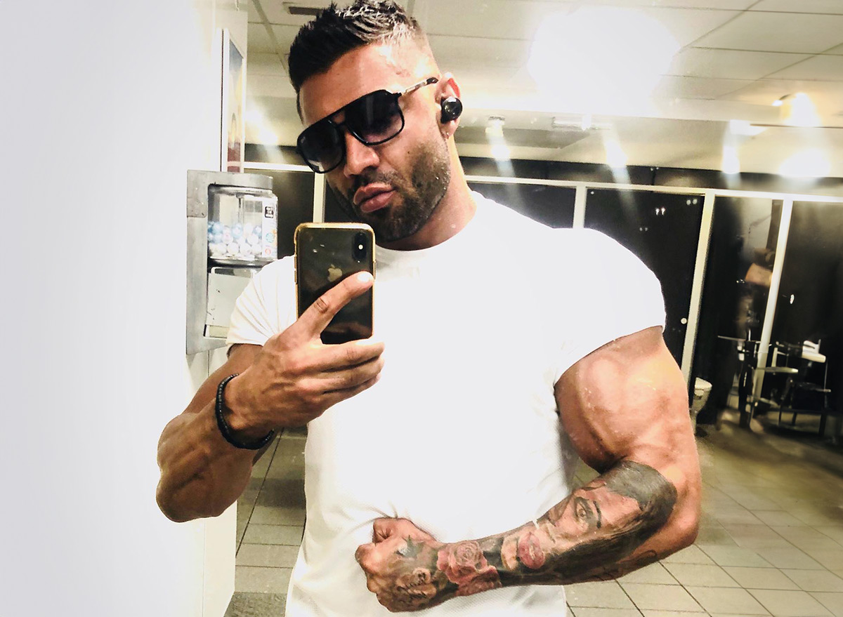 Champion Bodybuilder Dead at 34, “Lost for Words”