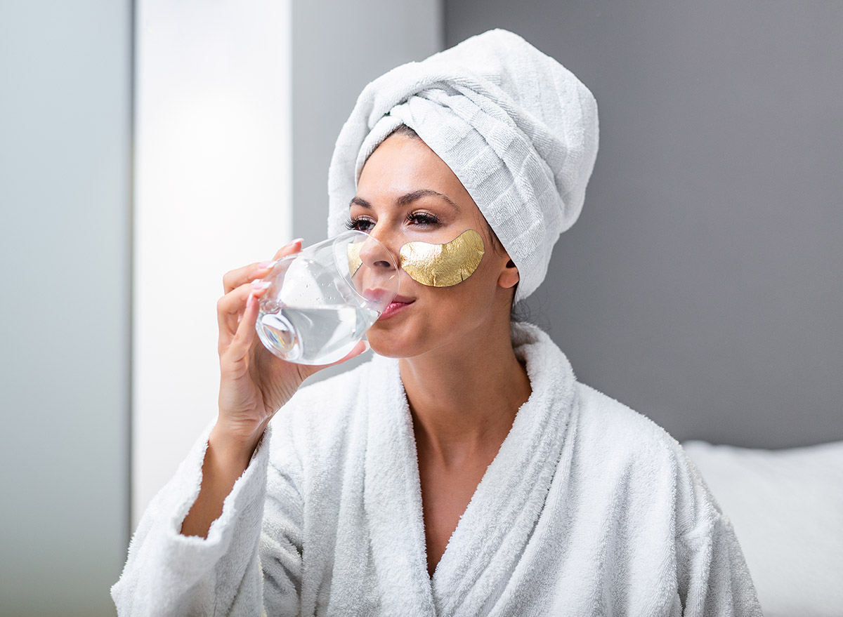 16 Anti-Aging Tips That Actually Work